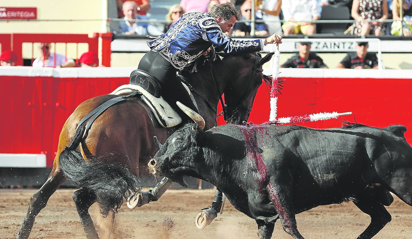 Aste Nagusia 2022 | Corrida de rejones: Pablo Hermoso, Lea Vicens y ...