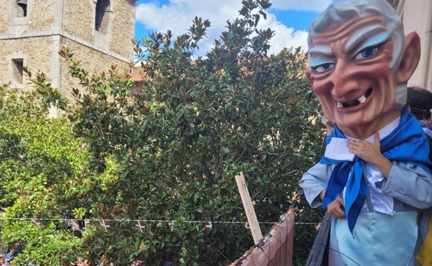 En Ugao, los gigantes y cabezudos prenden la mecha de las fiestas | El ...