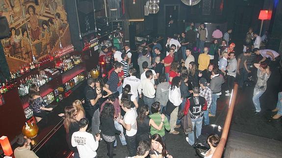 "Robo masivo" de carteras y móviles en una céntrica discoteca bilbaína ...